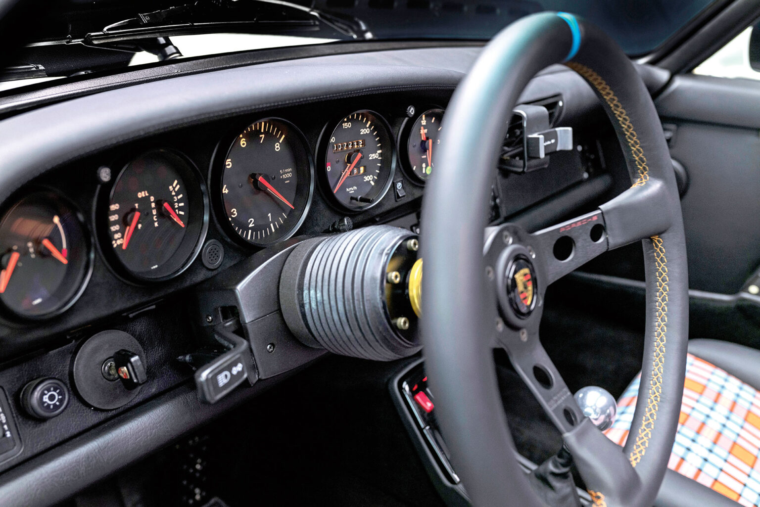 Porsche Carrera 4 by Manufaktur 964: Der Herren-Fahrer | Octane-Magazin